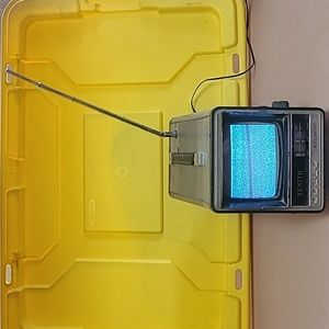 Zenith | Media | Vintage 983 Zenith 5 Portable Acdc Battery Tv Model ...